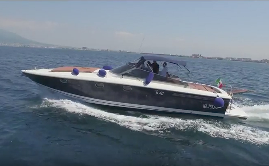 Baia 40, un cult provato trent'anni dopo. Il test con bellissime ...