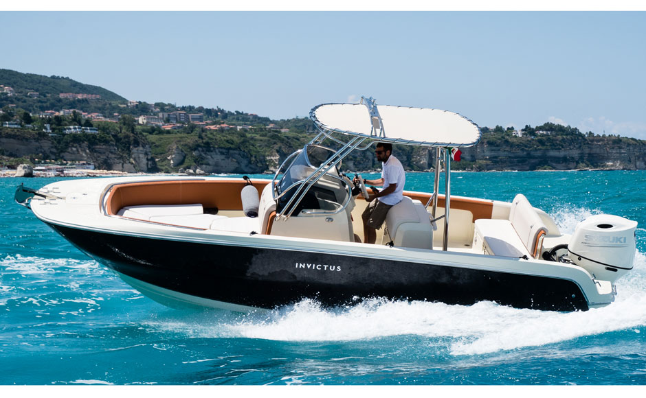 Invictus 240FX in prova da Nautica Bertelli, la misura giusta