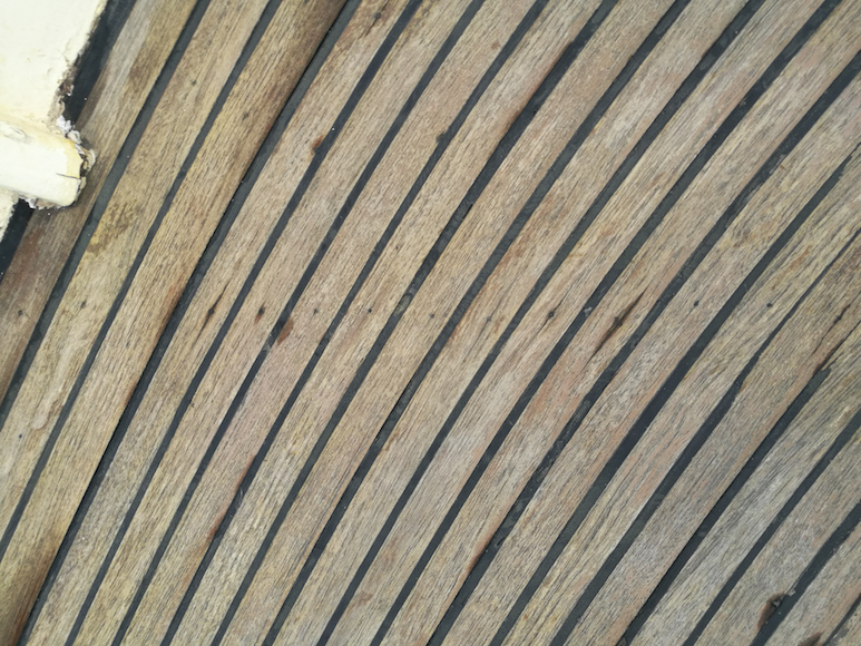 Conoscere il teak e le sue caratteristiche per poterlo preservare al meglio