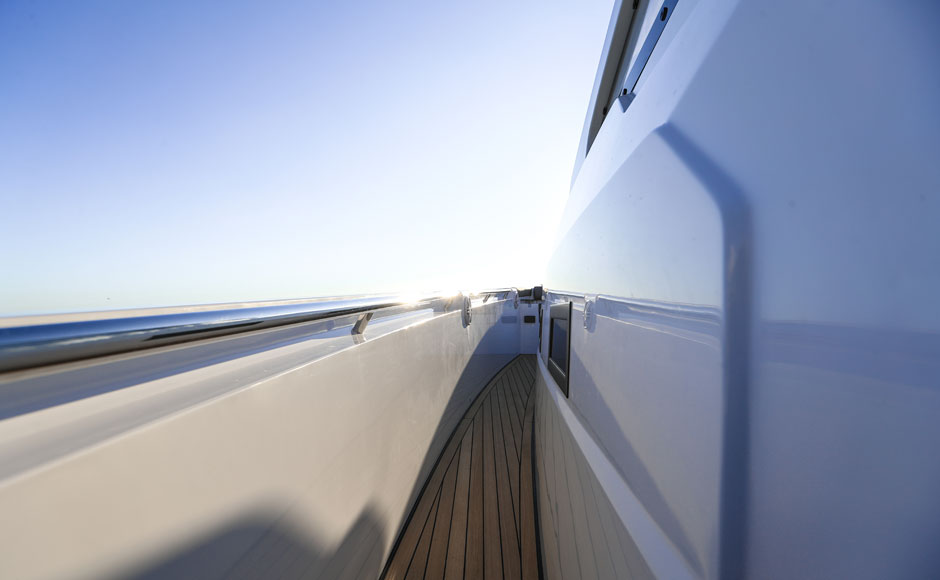 Il test del Pirelli 42, un maxirib indomito più del mare quando s'arrabbia