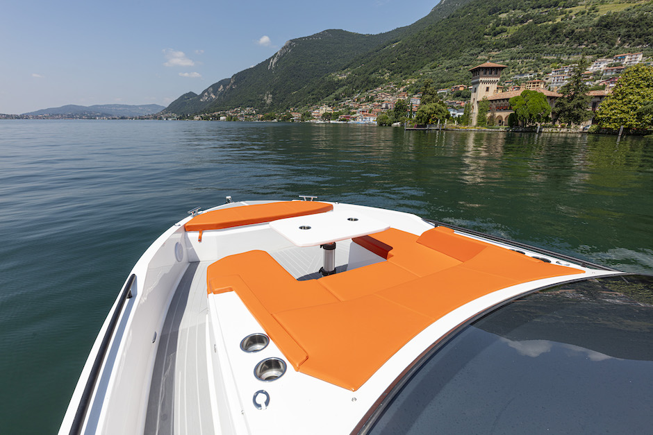 Rio Daytona 35, la variante bowrider di un open cruiser di successo