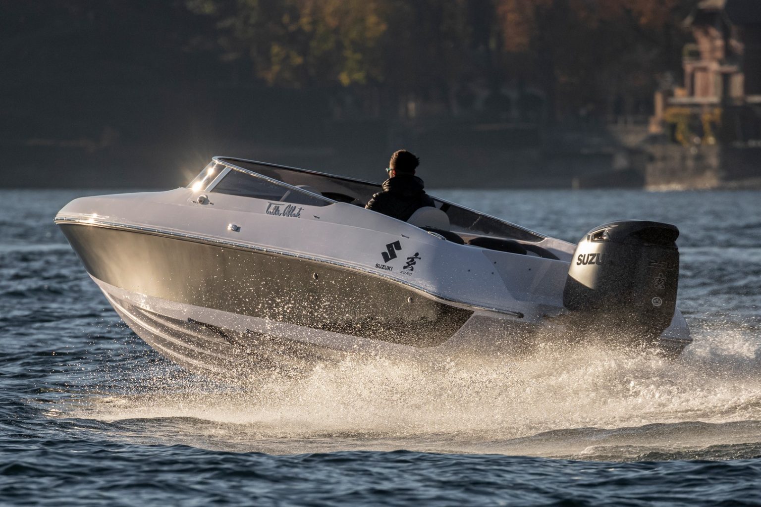 Suzuki DF250 Kuro: la nostra prova del fuoribordo da oltre 50 nodi