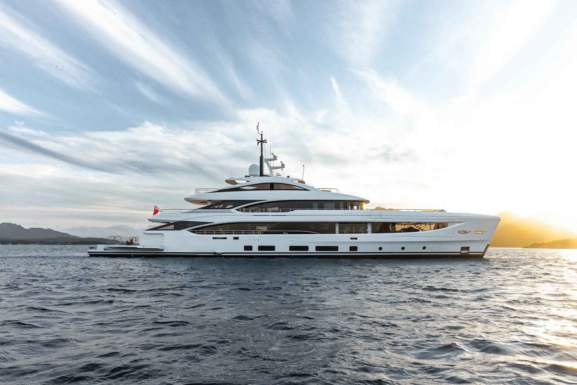 Asani: il Benetti B.Now 50M fra opere d'arte e l'Oasis Deck